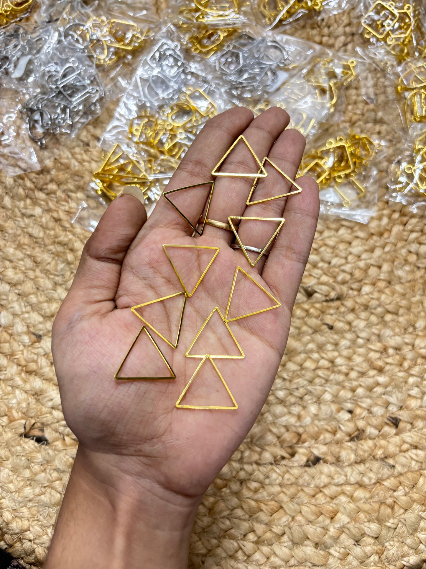 Triangle Bezel Frame (24 X 21) – Bina's Art - Resin Store